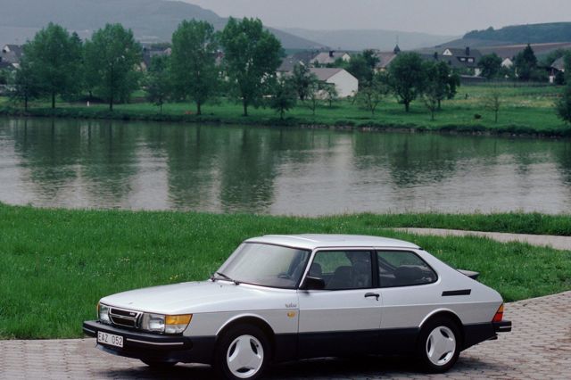 Saab 900 Turbo (1979 – 1993) Review | Honest John