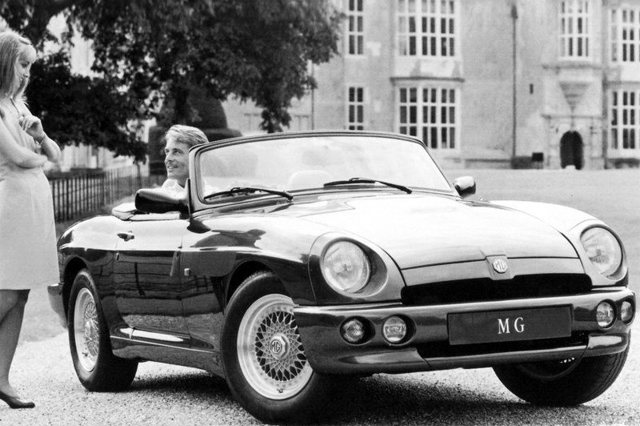 MG RV8 (1993 – 1995) Review | Honest John